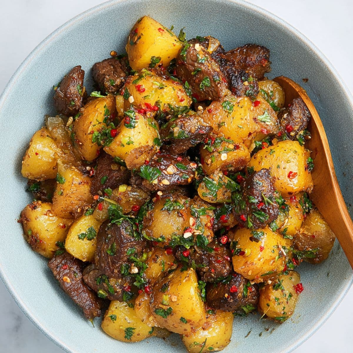 Garlic Butter Steak Bites and Potatoes