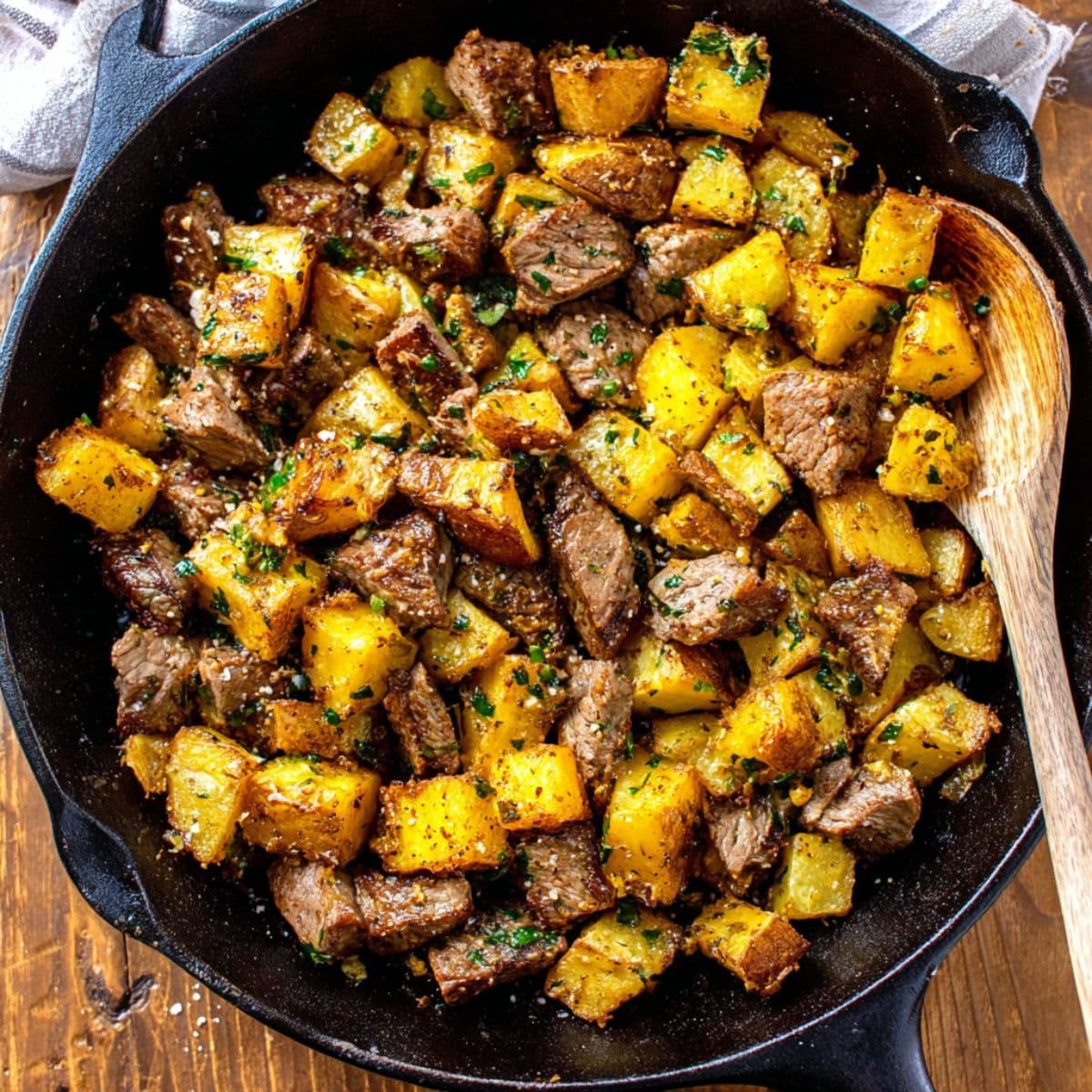 Garlic Butter Steak Bites and Potatoes